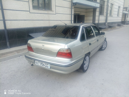Nexia 1 sotiladi 7000$