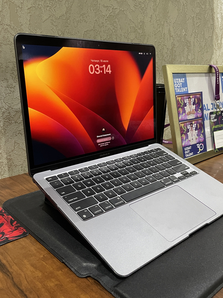 Macbook air 2020