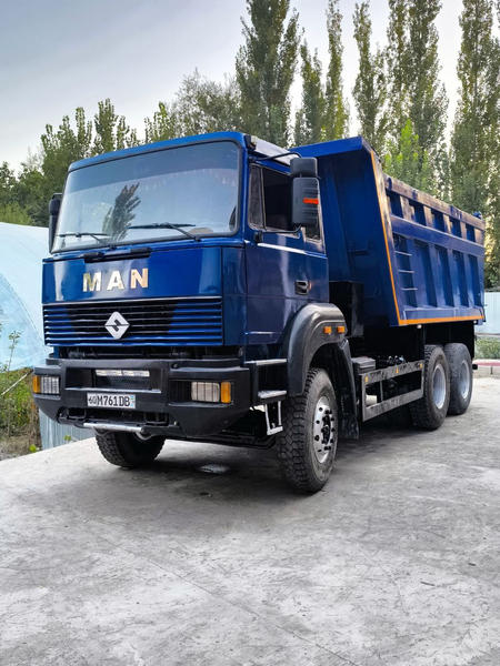 Урал 63685 самасвал