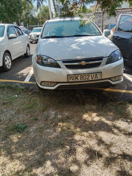 Gentra sotiladi srochno