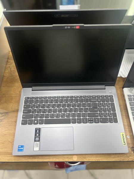 Lenovo core i3 4/256