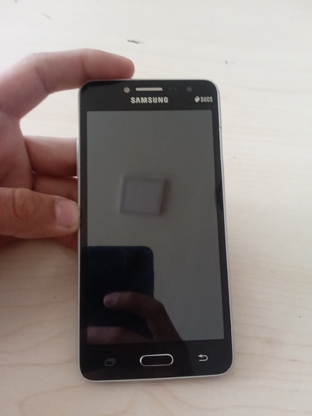Samsung j2 core 400.000 so'm