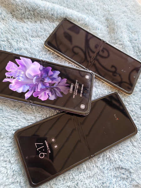 Samsung Galaxy Z Flip. Snapdragon 855. OzU 8/256 GB. Garantya bor