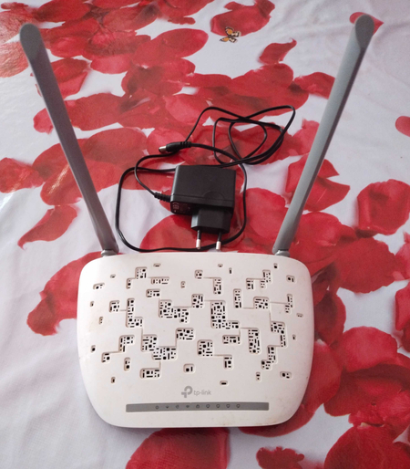 Продается ADSL2+ Modem Router  б/у