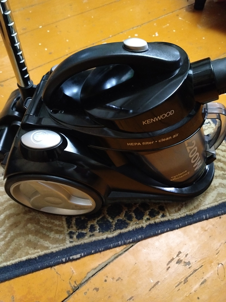 Пылесос KENWOOD 2200в