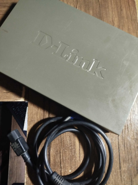 Hub D-Link 16 port 100 mb/s