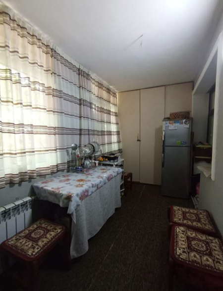 На Чиланзарском районе Г9А продается квартира. 2/4/4