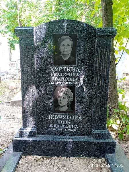 Гранитные памятники от завода