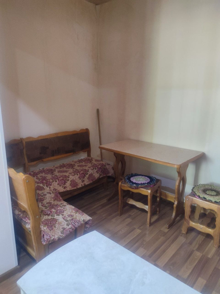 Продаю Квартиру в Яшнабадском р-не Тузель-2. 2-ком 1-этаж 5-этажном До