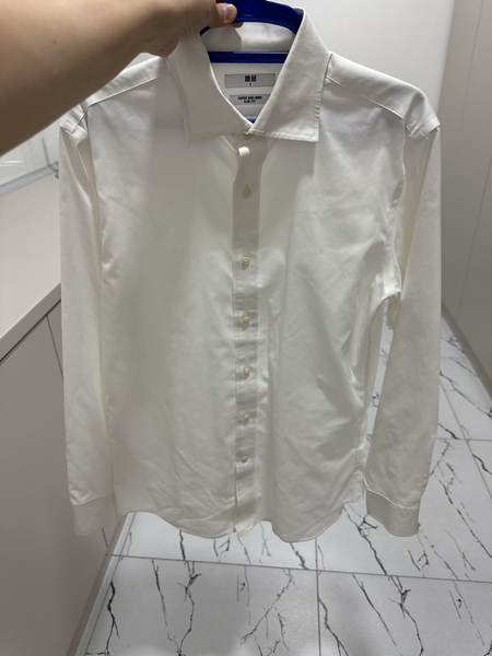 Мужская рубашка UniQlo slimfit размер S