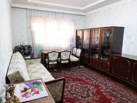 Срочно продам 2-х комнатную на Новомосковской.Кардиология. 77 серия