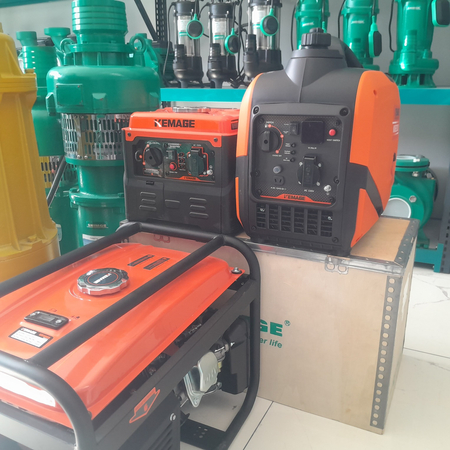 Движок, генератор 220 в Kemage generator dvijok