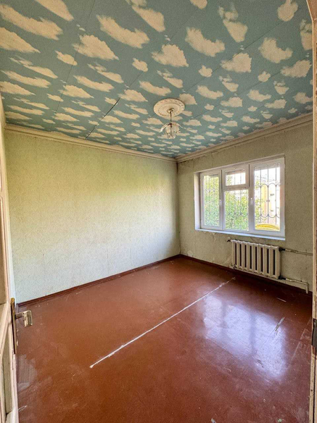 Продам 3х комнатную 77 Серия . Дёшево
