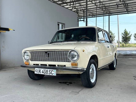 Vaz 21011 sotiladi holati yaxshi
