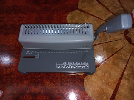 Переплёт Comb Binding Machine