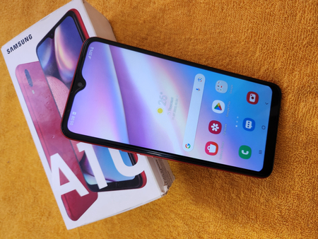 Samsung A10s sotiladi