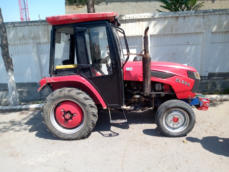 Mini traktor sotiladi