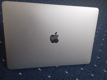 MacBook pro 13 notebook