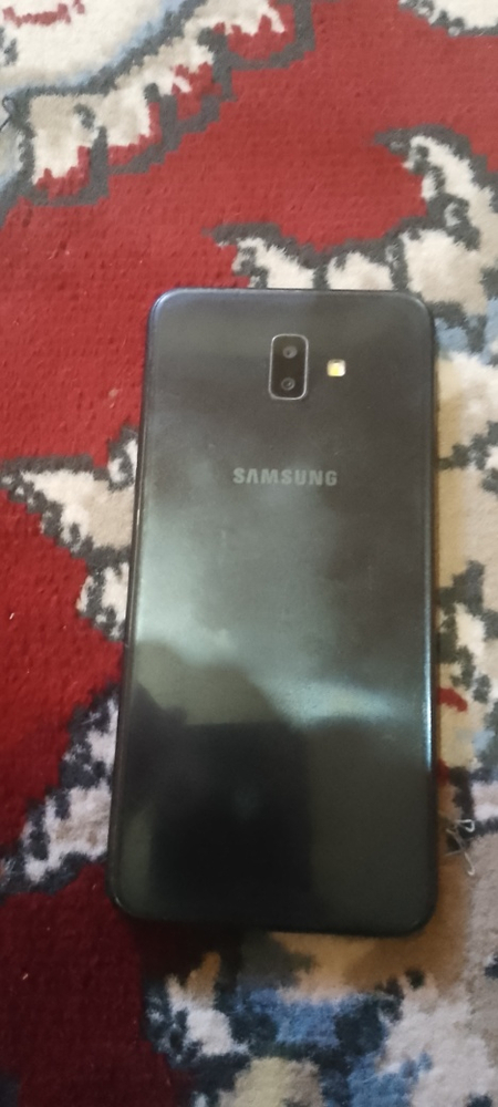samsung J6+ holati zoʻr ekranda qora dogʻi bor ishlashi zoʻr