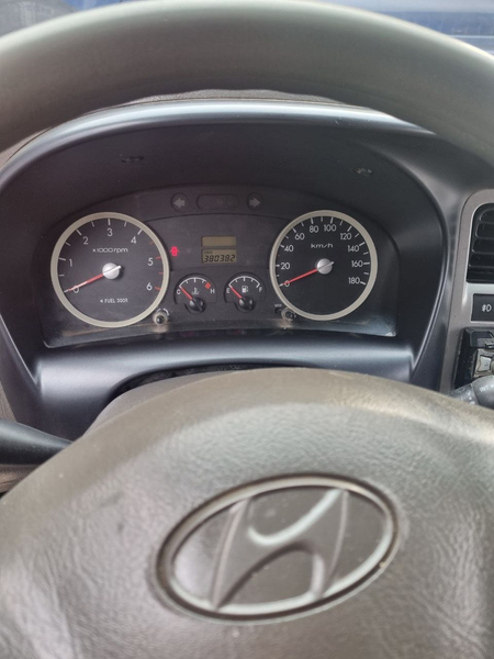 Hyundai porter sotiladi 2012 yil