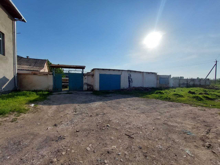 Продается участок в М/У районе.