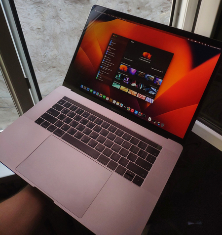 MacBook Pro 15' core i7/16/256. Touch Bar/Touch iD