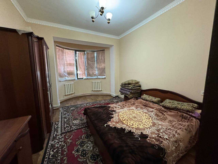 2 xonali 70m2  3-qavat uy sotiladi.