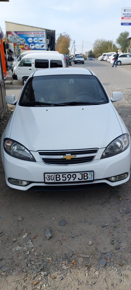 Gentra sotiladi narhi 10.100$