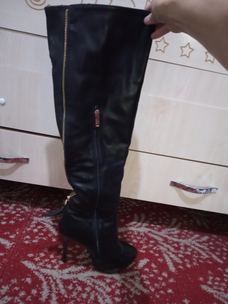 Сапоги на высоком каблуке