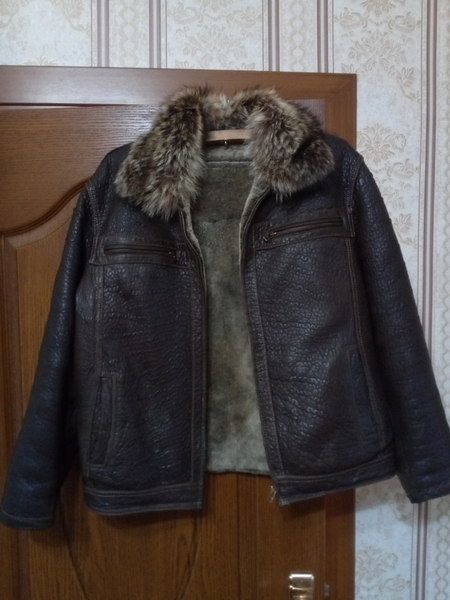 Продам замшевая пальто.