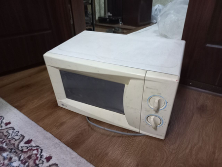 Миковолновая печь от LG( не рабочая)