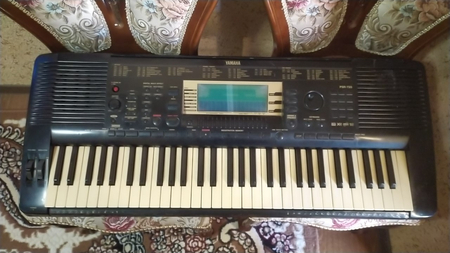 Yamaha PSR730 keyboard