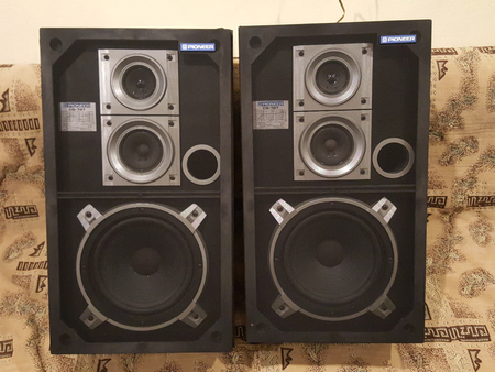 Колонки PIONEER CS787(made in Belgium) в отличном состоянии