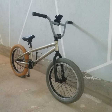 Трюковой велосипед BMX