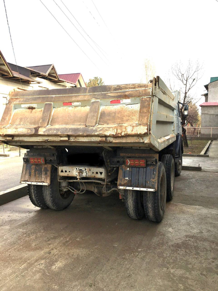 Kamaz samosval sotiladi