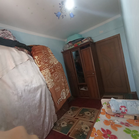 Sergeli 1 da 5 bekatda novostroykada 3 xona sotiladi