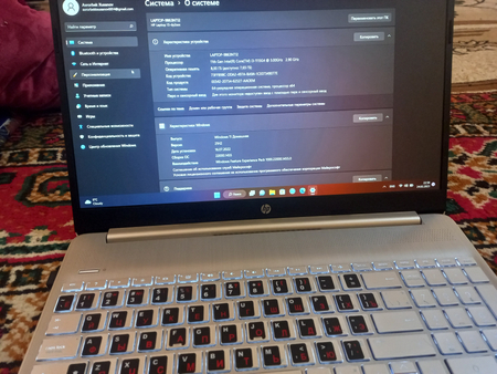 Kompuyuter HP core I3 11th gen Intel Chastota  3.00 GHZ  Ekran 15- dy