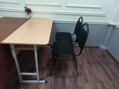 Продаются парты,столы и стулья.