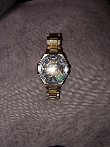 Продам Часы G-Shock GST-210GD