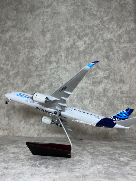 Самолет модель ( AIRBUS A350XWB) с Led подсветкой шикарный подарок