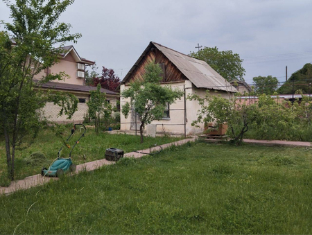 В лучшем дачном поселке , дачи на любой вкус . Не доезжая г Паркент