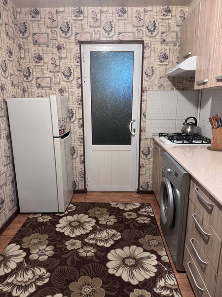 Шерикликка 1 та киз керак общий 2 киши турилади, метро Космонавт