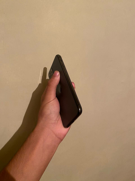 Iphone 11 pro srochno sotiladi