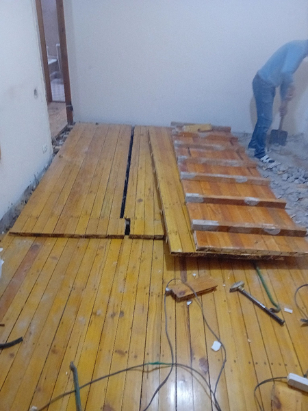Пол тахта калинлиги 5 см лакланган