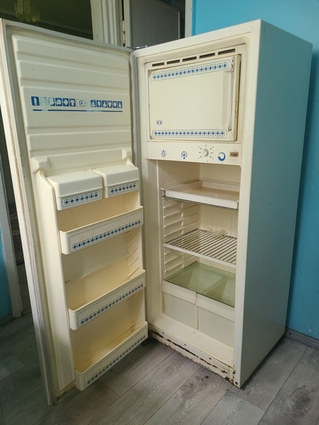 Продаётся Холодильник