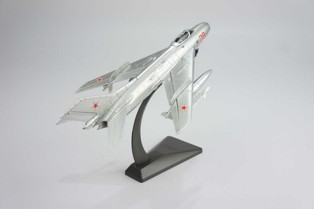 Сборная модель самолета МиГ-19 (НПО “Вектор”, СССР, 1:72). РАРИТЕТ.