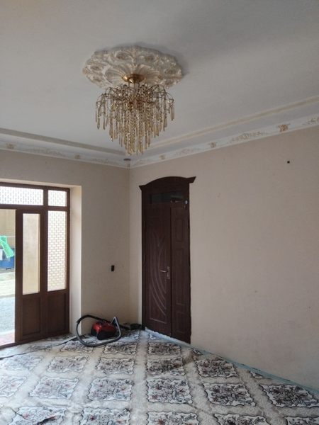 UY sotiladi 8 xonali zaliyam bor