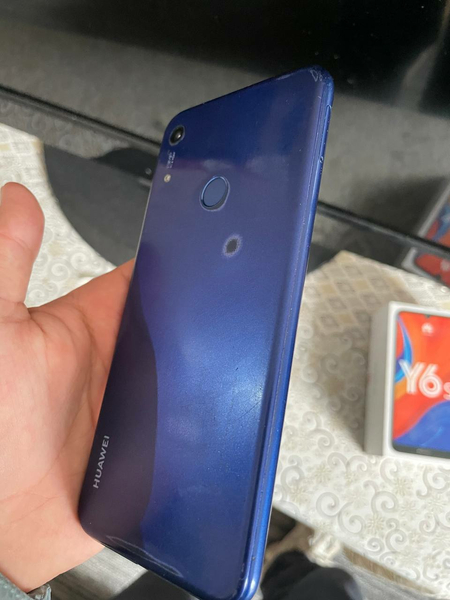Huawei Y6s с коробкой