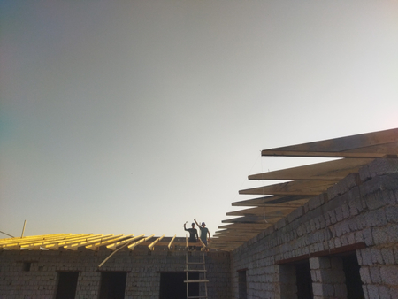 Uy quramiz betonidan tomigacha. Usta brigada bor