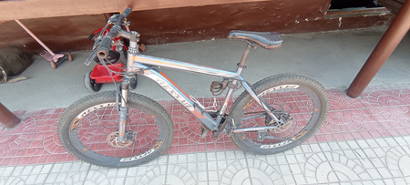 Velosiped sotiladi srocna holati yaxshi